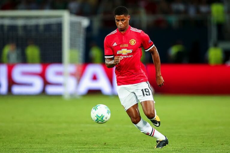 What Is a Nutmeg in Football & Why Is It Called That? - Football Collective